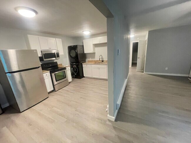 Olde Huntersville Apartments for Rent with a Swimming Pool - Norfolk ...