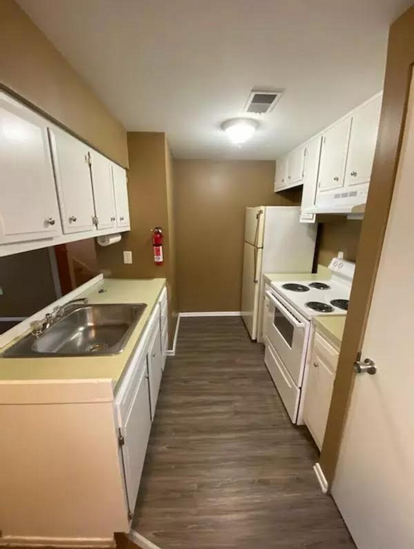 6447 Library Rd Unit 4, South Park Township, PA 15129 - Room for Rent ...