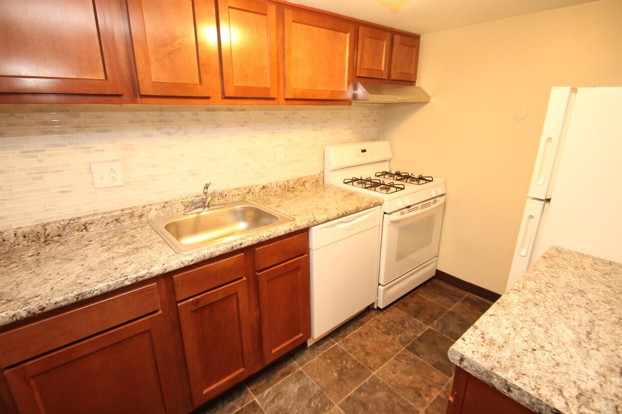 5520 LIBRARY ROADAPARTMENT 104 Unit 5520 - 104, Bethel Park, PA 15102 ...