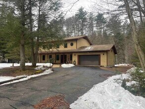 Apartments for Rent with Garages in North Sandwich, NH