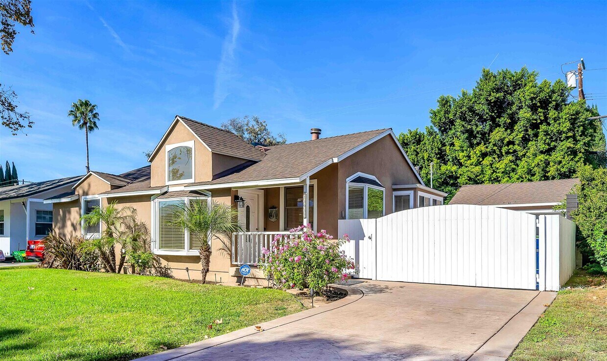 13937 Morrison St, Sherman Oaks, CA 91423 - House Rental in Sherman ...