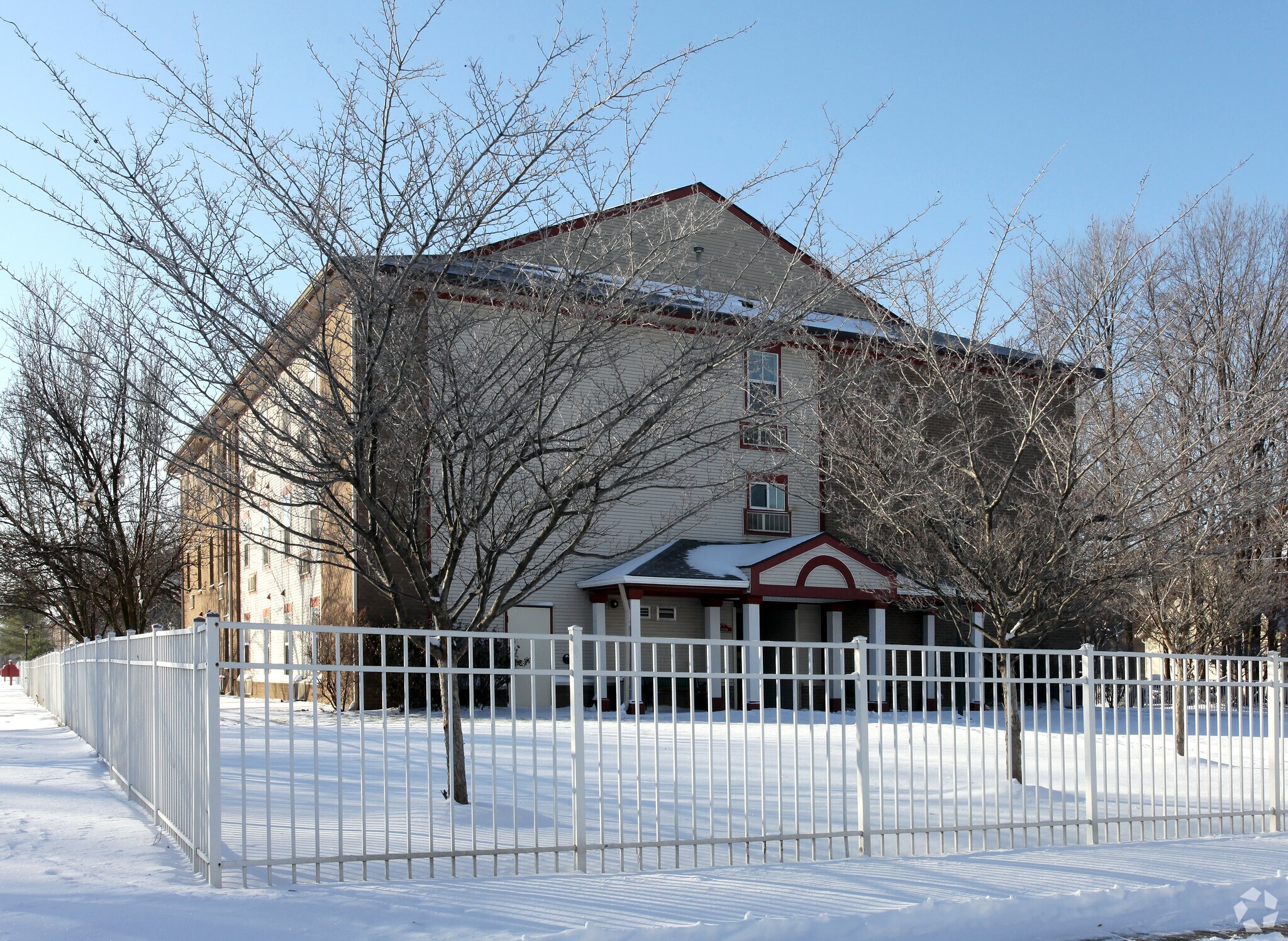 Kenwood Place Apartments - 105 W 23rd St Indianapolis, IN 46208 ...