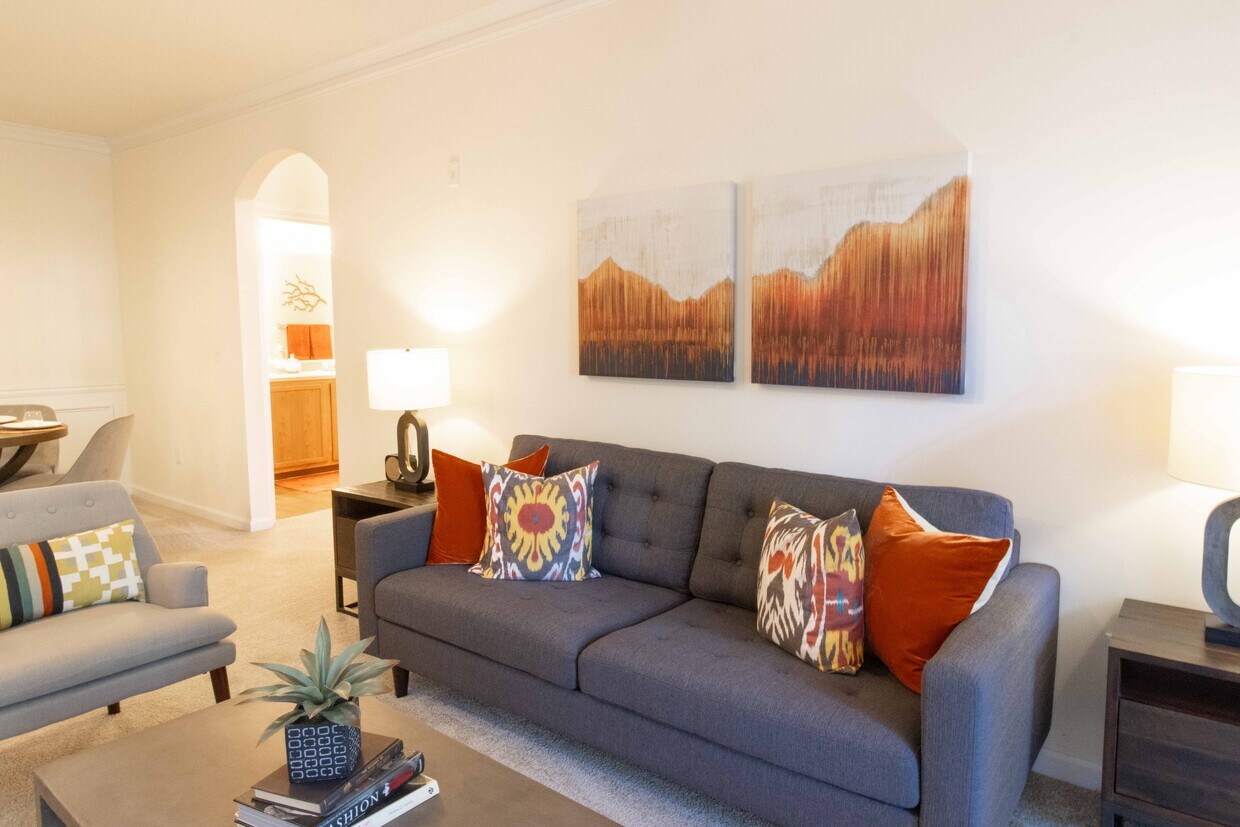 Exciting The Crest At Sugarloaf Apartments Photos