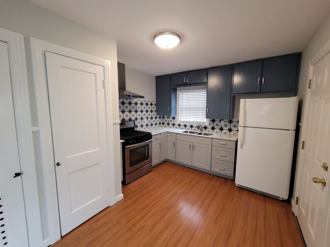 237 Senisa Dr Unit Upstairs, San Antonio, TX 78228 - Room for Rent in ...