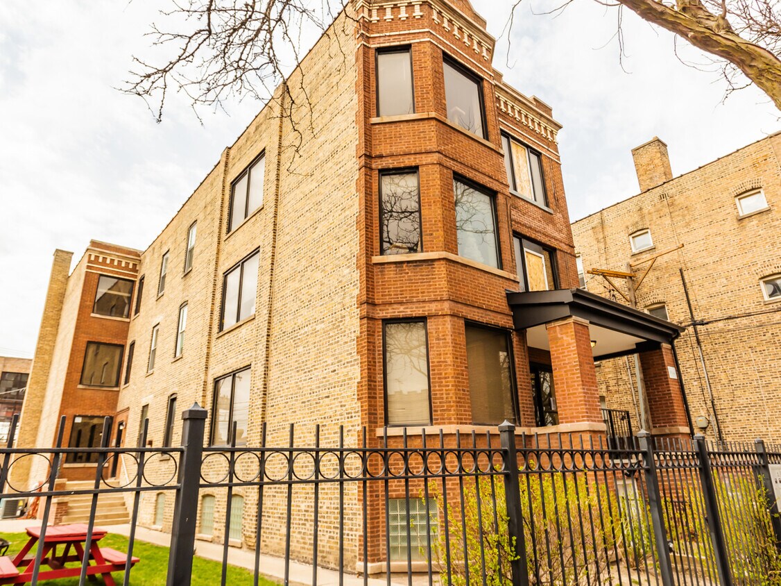 2542 N Harding Ave Unit 1, Chicago, IL 60647 - Condo for Rent in ...
