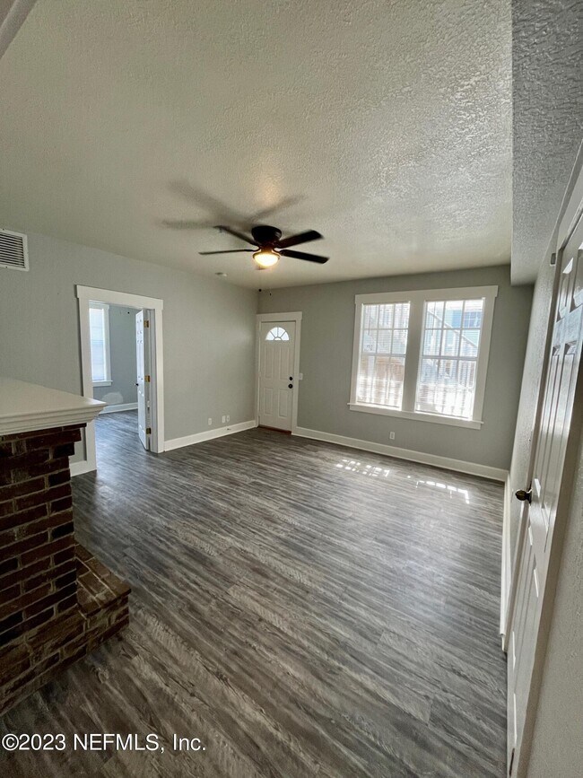 644 4th St S Unit 3, Saint Petersburg, FL 33701 - Room for Rent in ...