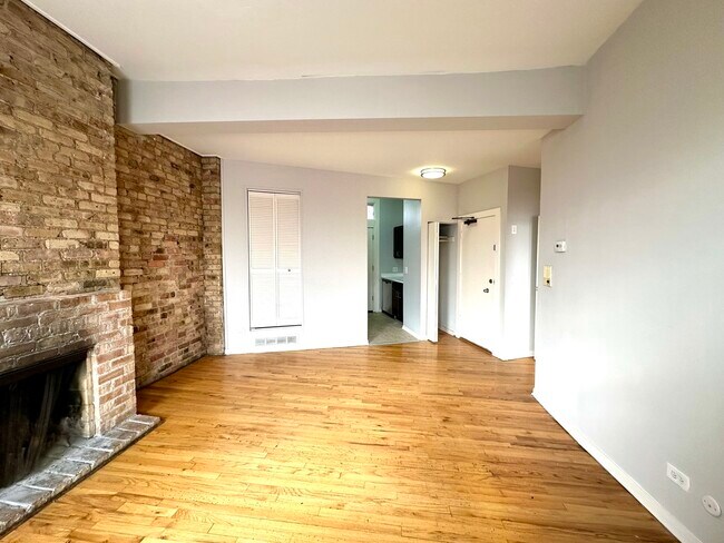2302 N Clark St Unit 3W, Chicago, IL 60614 - Condo for Rent in Chicago ...