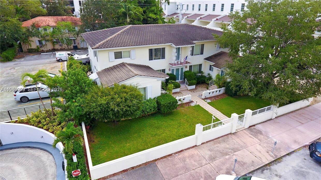 738 Biltmore Way Unit 1, Coral Gables, FL 33134 - Room for Rent in ...