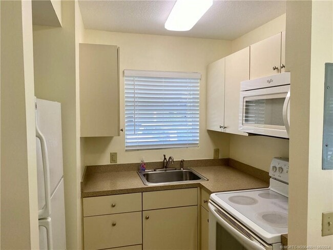 4791 NE Blue Heron Ln, Jensen Beach, FL 34957 - House Rental in Jensen ...