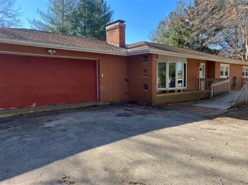 100 Sherry Dr, Belleville, IL 62220 - House Rental in Belleville, IL ...