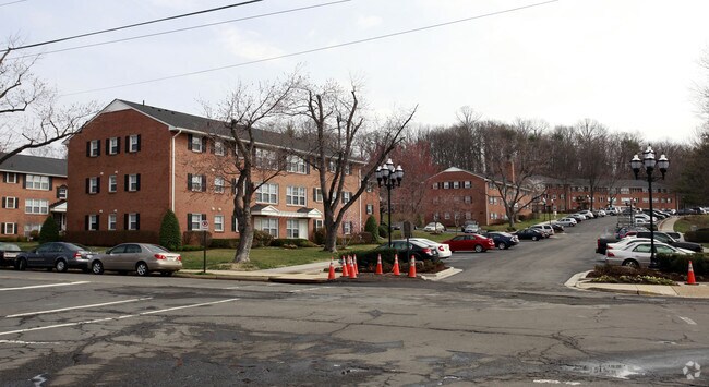 The Park At Arlington Ridge Apartments - Arlington, VA | Apartments.com