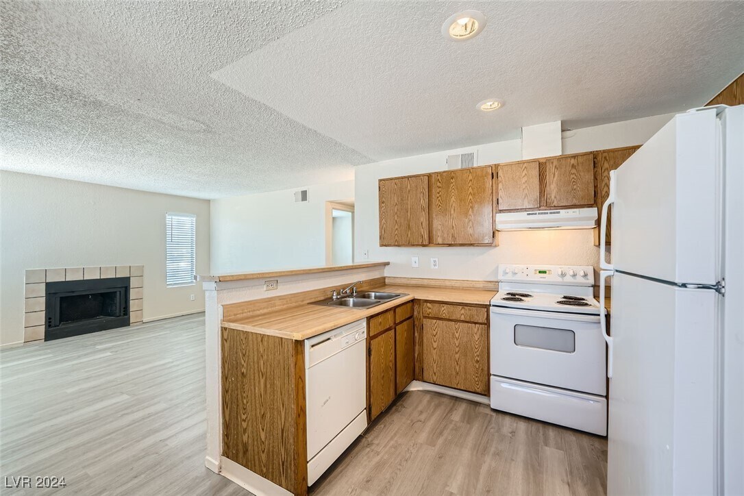4181 Terrestrial Dr Unit 121, Las Vegas, NV 89115 - Room for Rent in ...