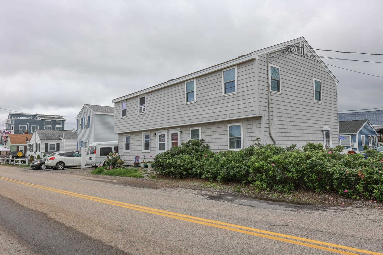 42 Brown Ave, Hampton, NH 03842 - Condo for Rent in Hampton, NH ...
