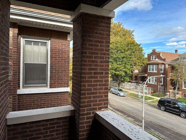7036 S Artesian Ave, Chicago, IL 60629 - House Rental in Chicago, IL ...