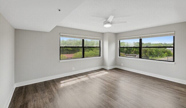 Huntington Gateway - 5982 Richmond Hwy Alexandria, VA | Apartments.com
