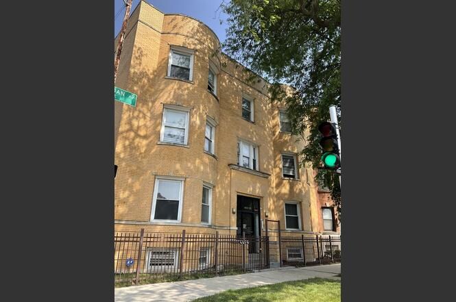 109 E 49th St Unit 1, Chicago, IL 60615 | Apartments.com