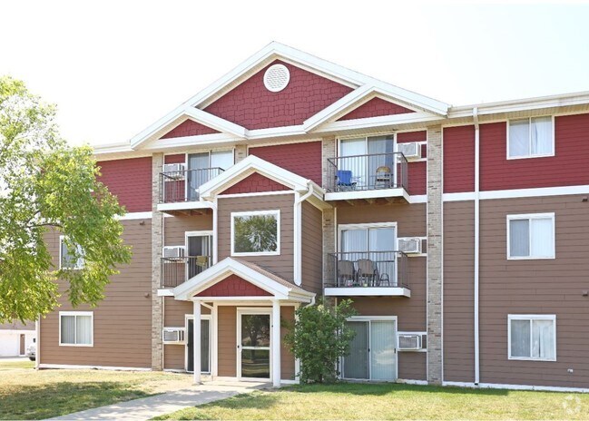 Campus Park-Wright's Grove Apartments for Rent with a Walk-In Closet ...