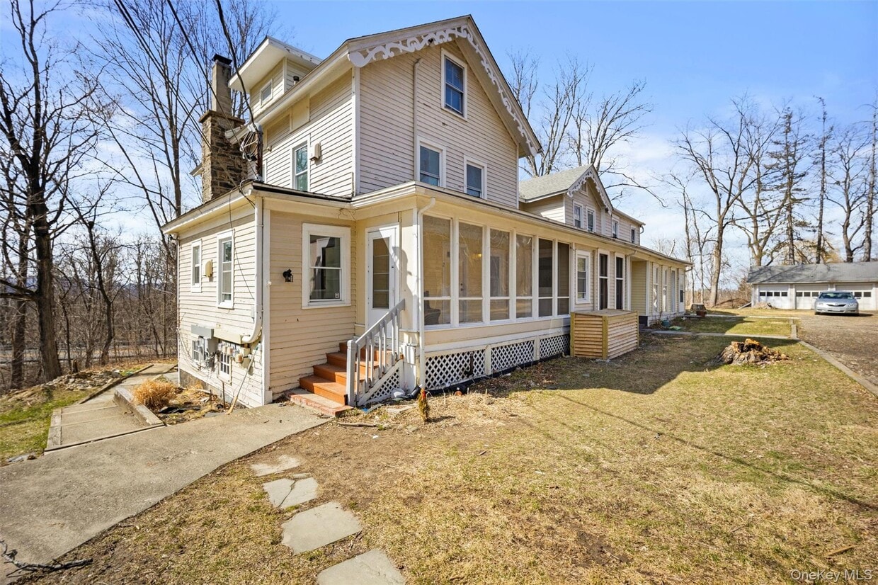 67 Old Albany Post Rd Unit 4, Rhinebeck, NY 12572 - Room for Rent in ...
