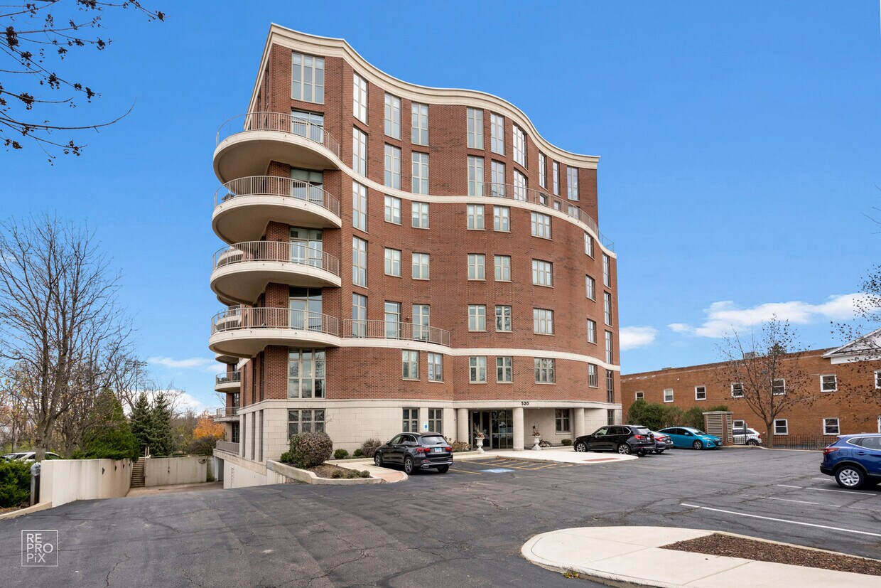 520 S Washington St Unit 304, Naperville, IL 60540 - Condo for Rent in ...