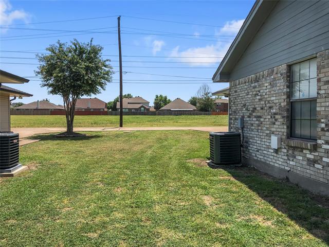 1112 Valley View Dr, Red Oak, TX 75154 - Townhome Rentals in Red Oak TX ...