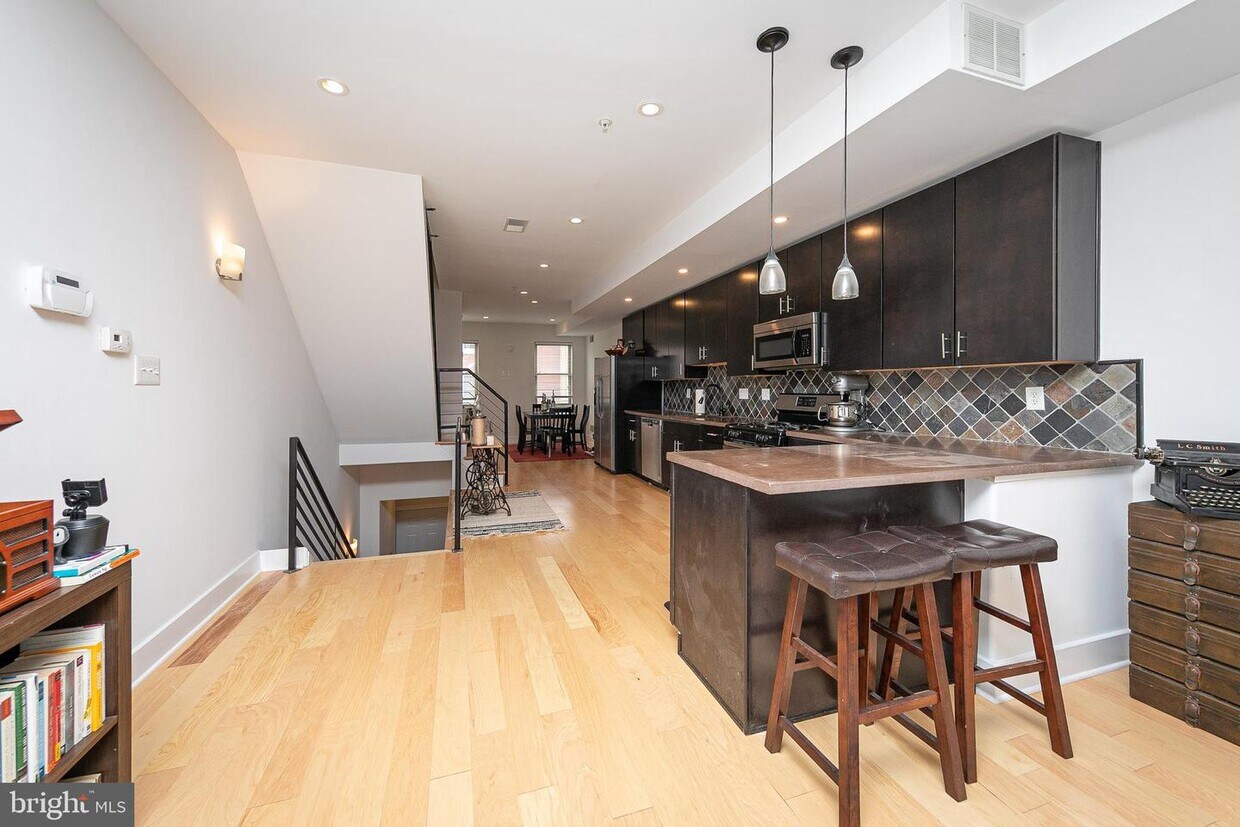 1931 Poplar St Unit B, Philadelphia, PA 19130 - Room for Rent in ...