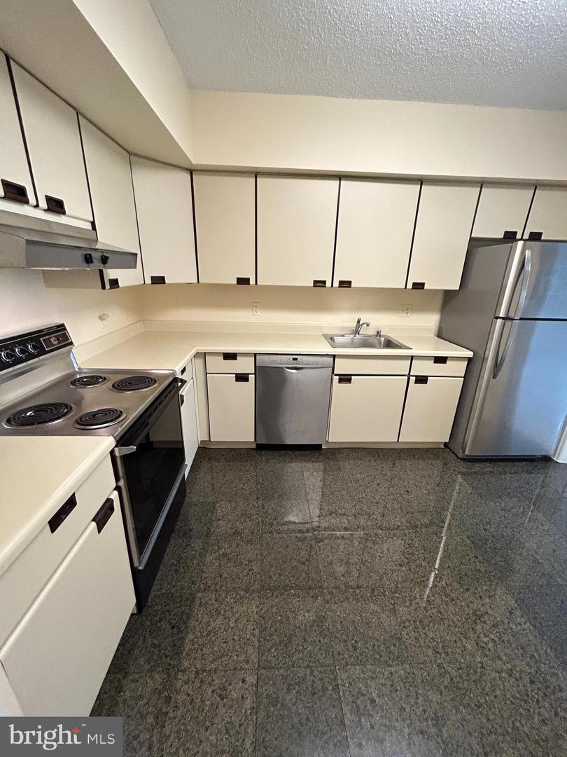 4550 N Park Ave Unit 203, Chevy Chase, MD 20815 - Room for Rent in ...