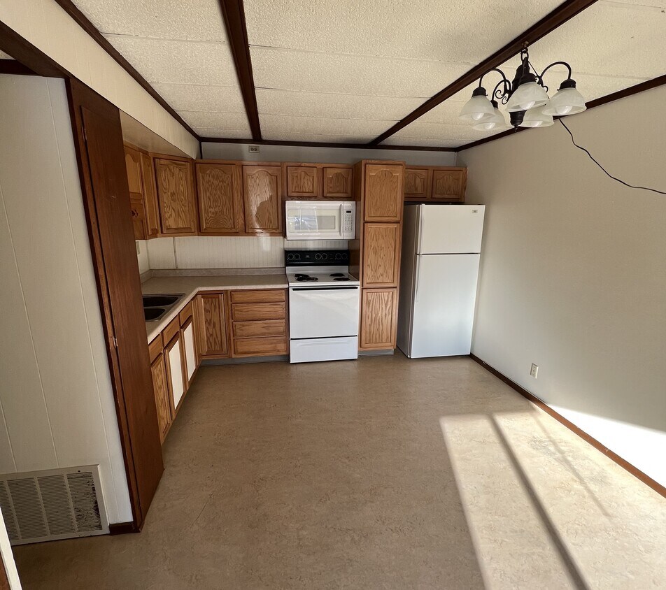 750 Harding St Unit 4, Chippewa Falls, WI 54729 - Apartments in ...