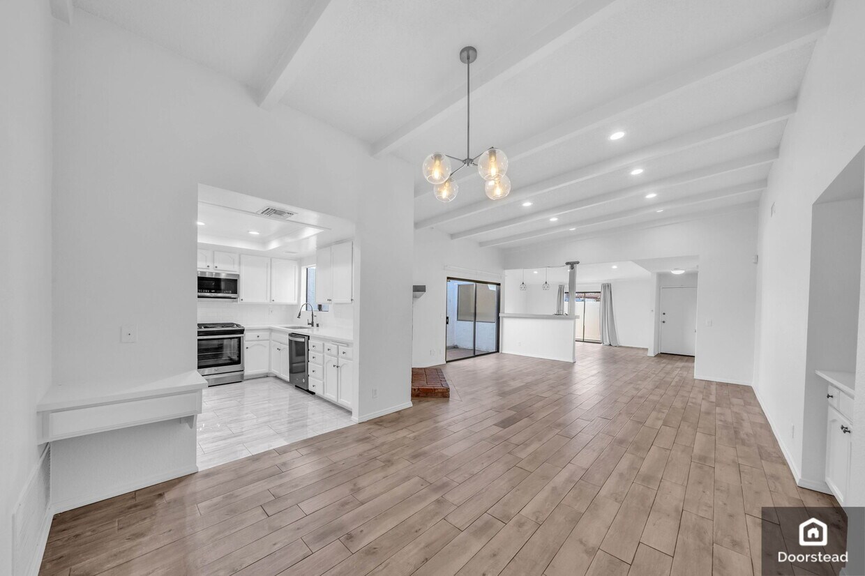 7239 Balboa Blvd, Van Nuys, CA 91406 - Townhome Rentals in Van Nuys CA ...