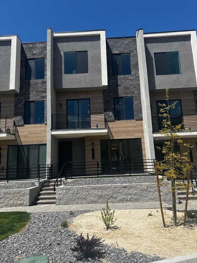 2588 Clear River Ct, Reno, NV 89503 - Townhome Rentals in Reno NV ...