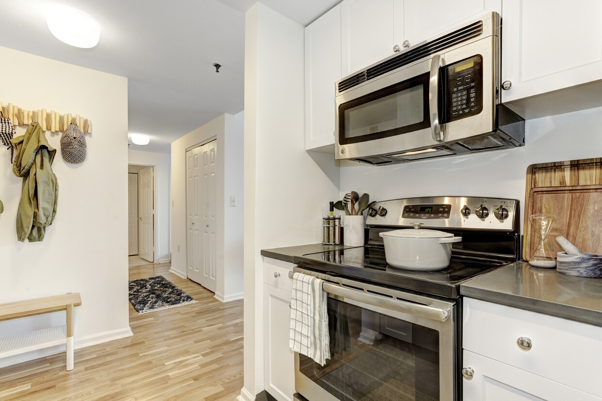 The Gotham - 255 Warren St Jersey City, NJ 07302 | Apartments.com