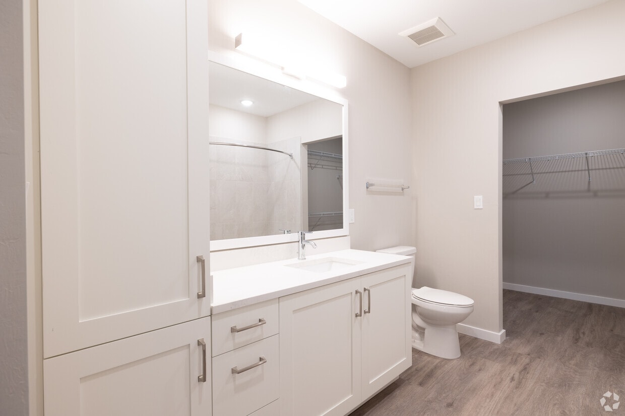 Imperial Crossing Luxury Apartment Homes - 3561 Imperial Crossing Dr ...
