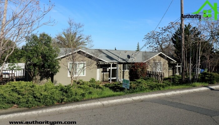 1911 West St, Redding, CA 96001 - House Rental in Redding, CA ...
