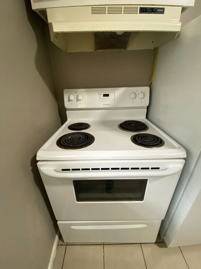 1301 N Olney St Unit 1303, Indianapolis, IN 46201 - Room for Rent in ...