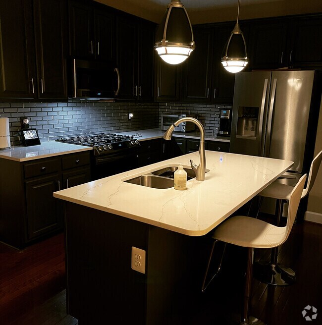 Gateway Apartments for Rent with a Garage - Washington, DC - 1 Rentals ...