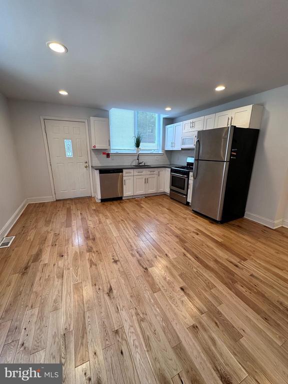 915 S 18Th St Unit 1ST FLOOR, Philadelphia, PA 19146 - Room for Rent in ...