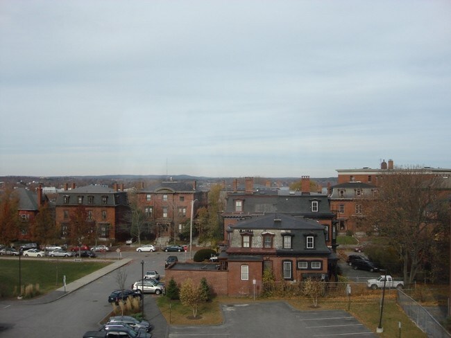 645 Congress St, Portland, ME 04101 Apartments - Portland, ME ...