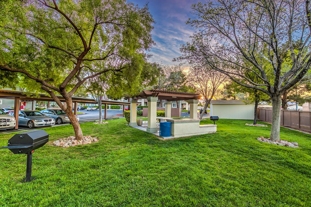 Solstice Apartment Homes - 2121 N Jones Blvd Las Vegas, NV 89108 ...