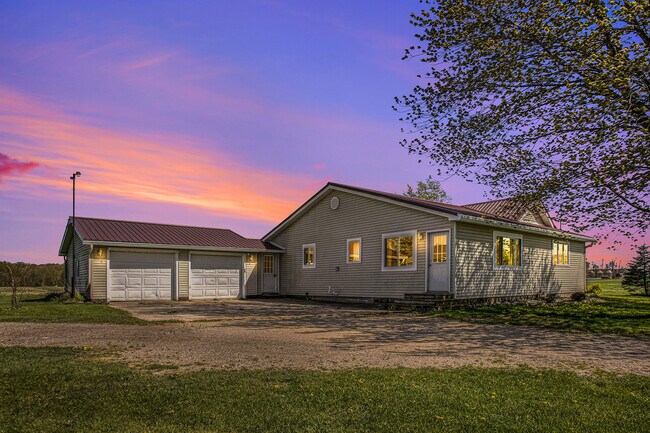 8515 Senator Rd, Fenwick, MI 48834 - House Rental in Fenwick, MI ...
