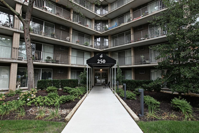 Hamilton House Apartments - Mayfield Heights, OH | Apartments.com