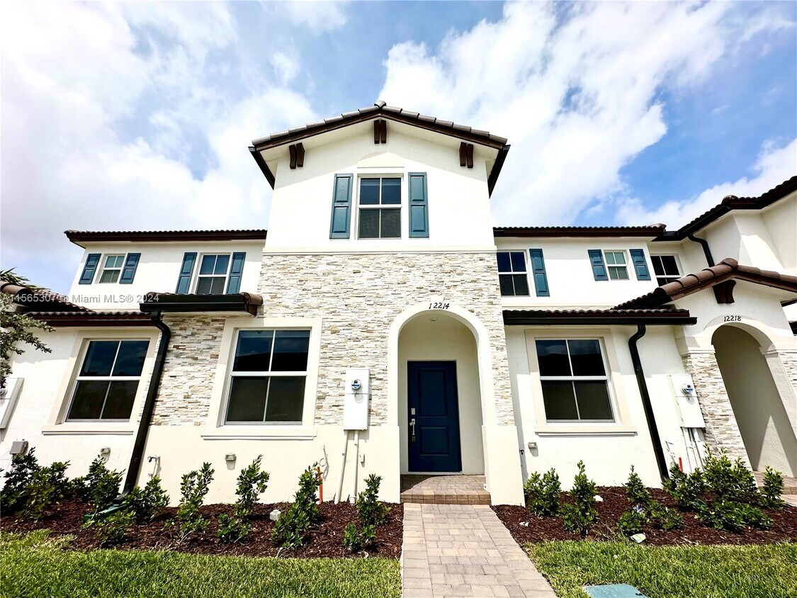 12214 NW 24th Pl, Miami, FL 33147 - Townhome Rentals in Miami FL ...