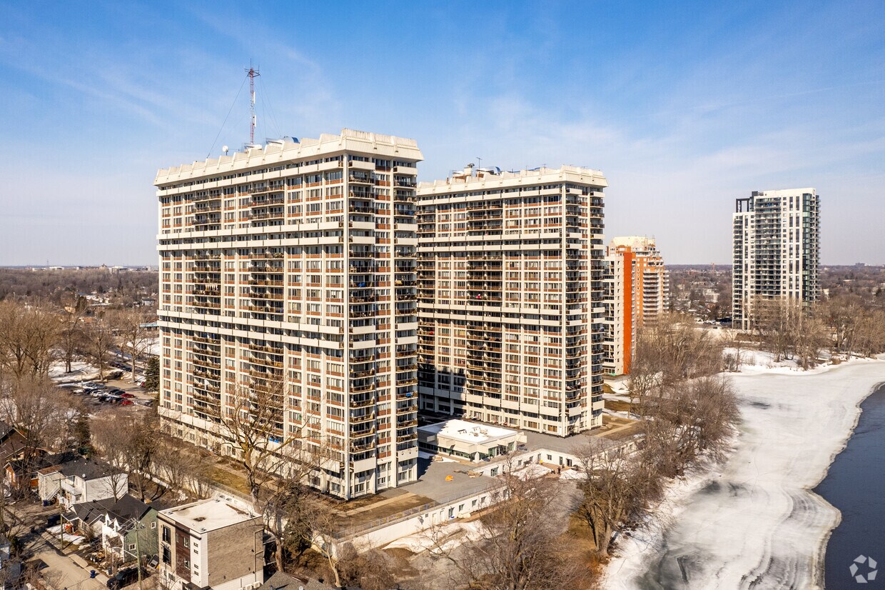 Domaine Bellerive Apartments - 1 de la Belle-Rive Laval, QC ...