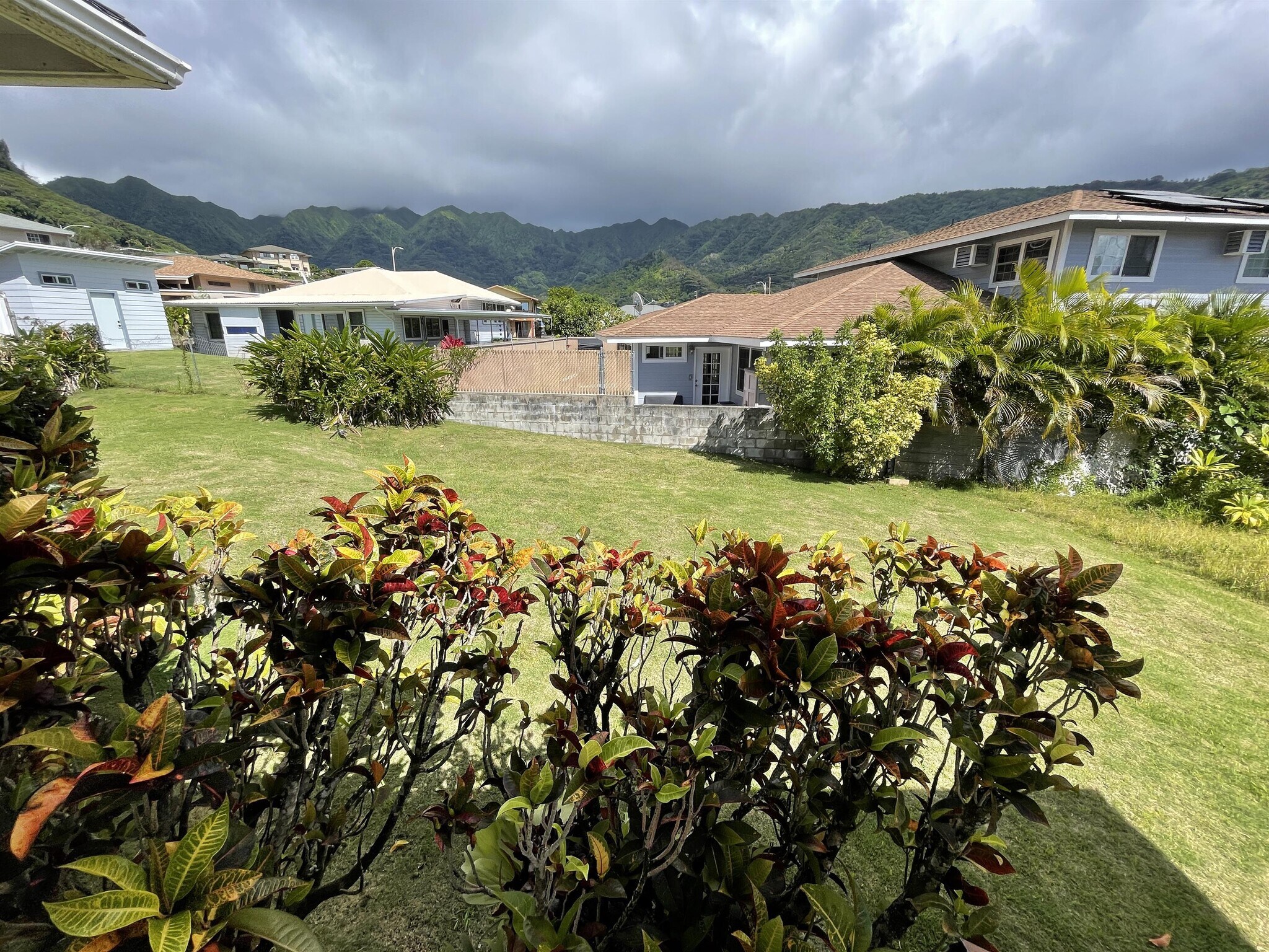 2562 Olopua St, Honolulu, HI 96822 - House Rental in Honolulu, HI ...