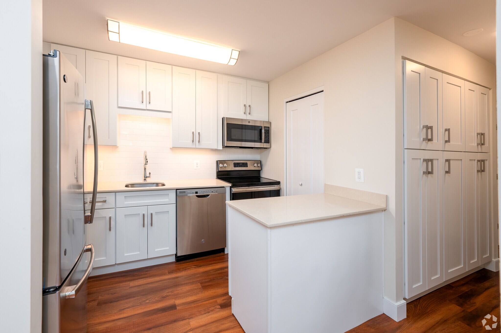 The Glen at Kensington - 10214-10220 Frederick Ave Kensington, MD 20895 ...