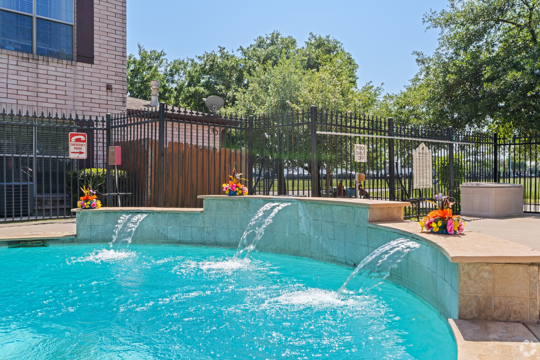 Manor at Jersey Village - 12400 Castlebridge Dr Houston, TX 77065 ...