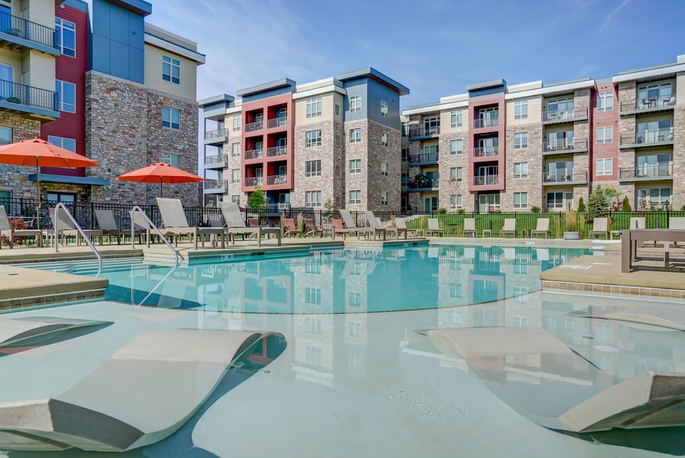 Apartments for Rent with a Swimming Pool in Middleton Town WI ...