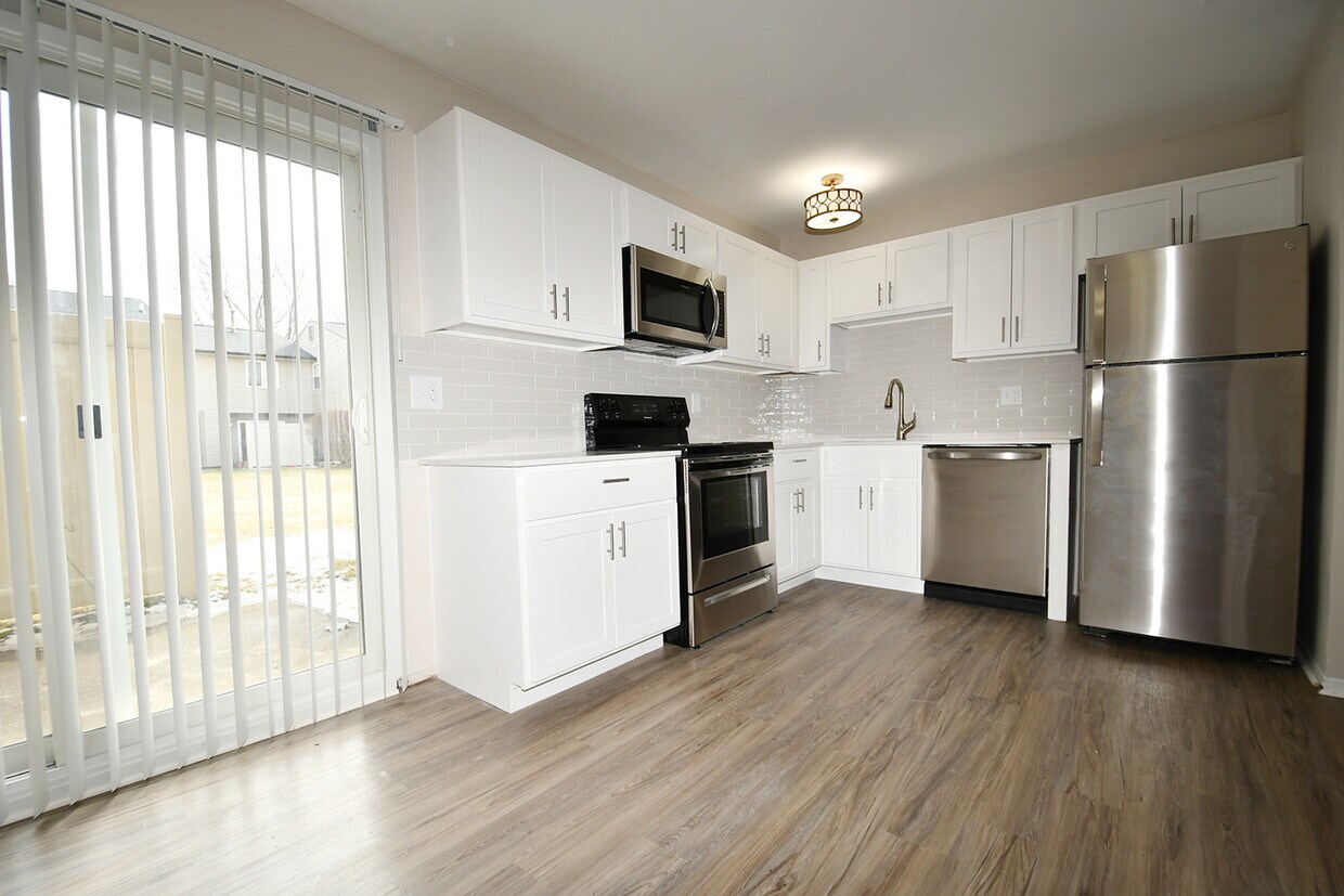 Rochester Villas - Apartments at 1070 Villa Park Dr Troy, MI ...