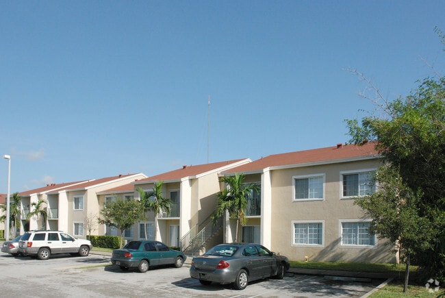 Pembroke Villas Rentals - Hollywood, FL | Apartments.com