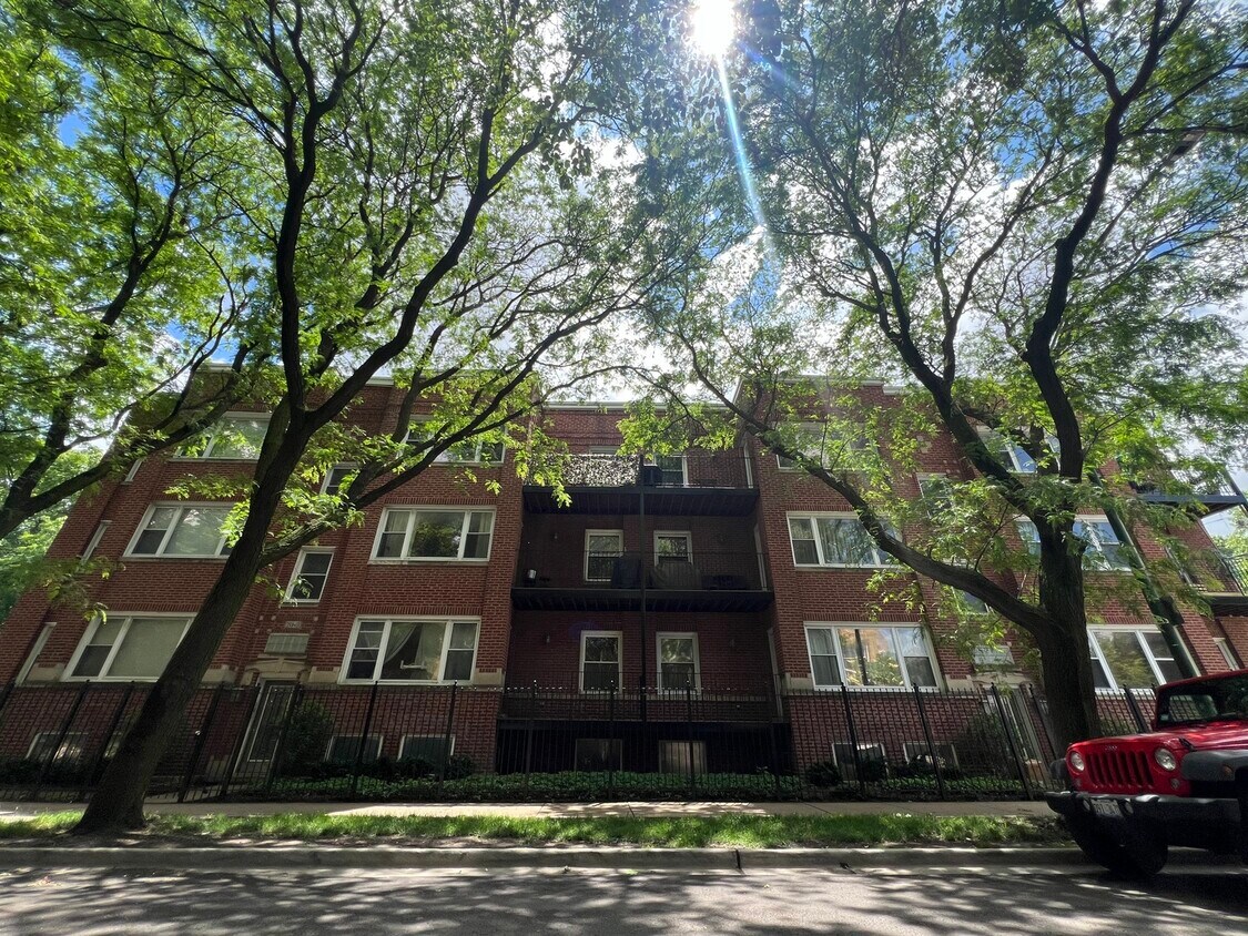 3505 W Wilson Ave Unit 3, Chicago, IL 60625 - Condo for Rent in Chicago ...