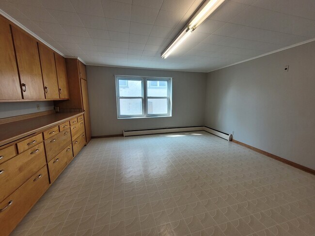 110 S Main St, Brillion, WI 54110 - Condo for Rent in Brillion, WI ...