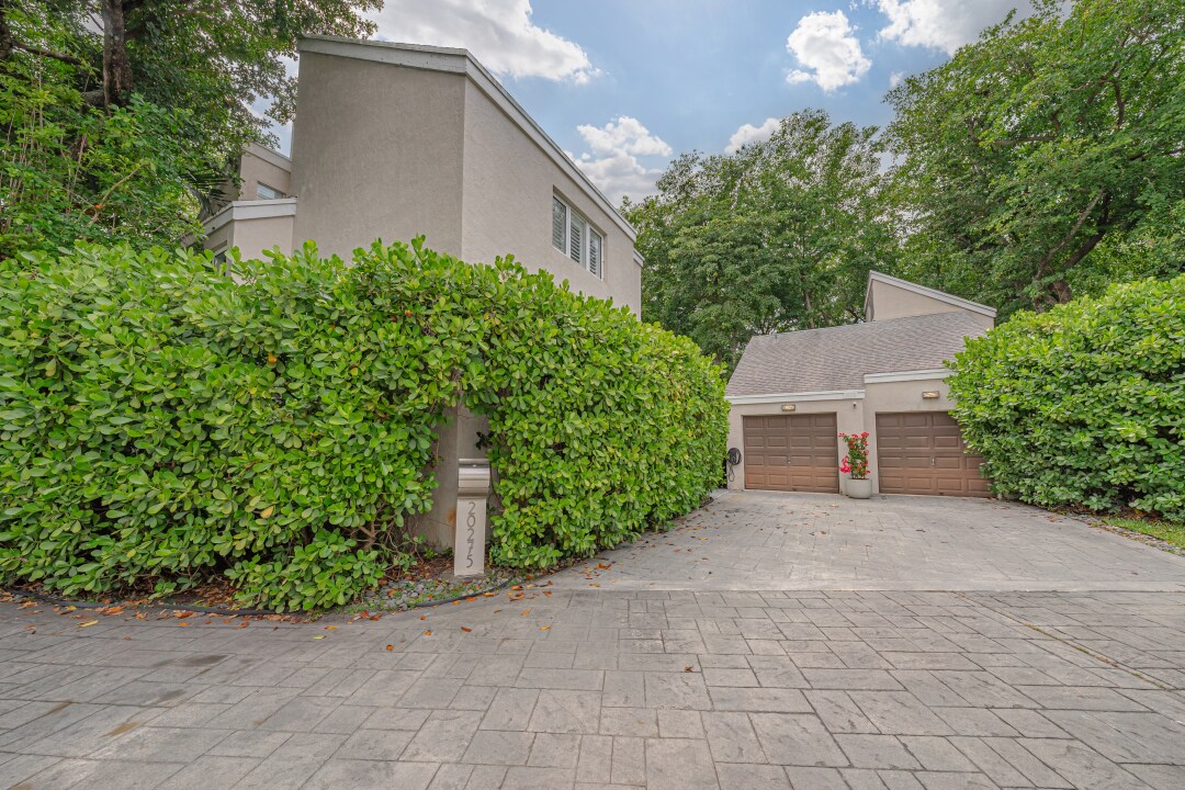 20275 W Oakhaven Cir, Miami, FL 33179 - House Rental in Miami, FL ...